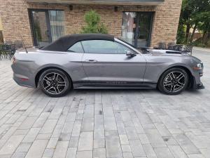 Grey Ford Mustang 2022 in Kaunas, with an engine capacity of 2.25 L and mileage of 14 thousand km for 24900 €, photo 9 on AUTOMOTO.COM.LV