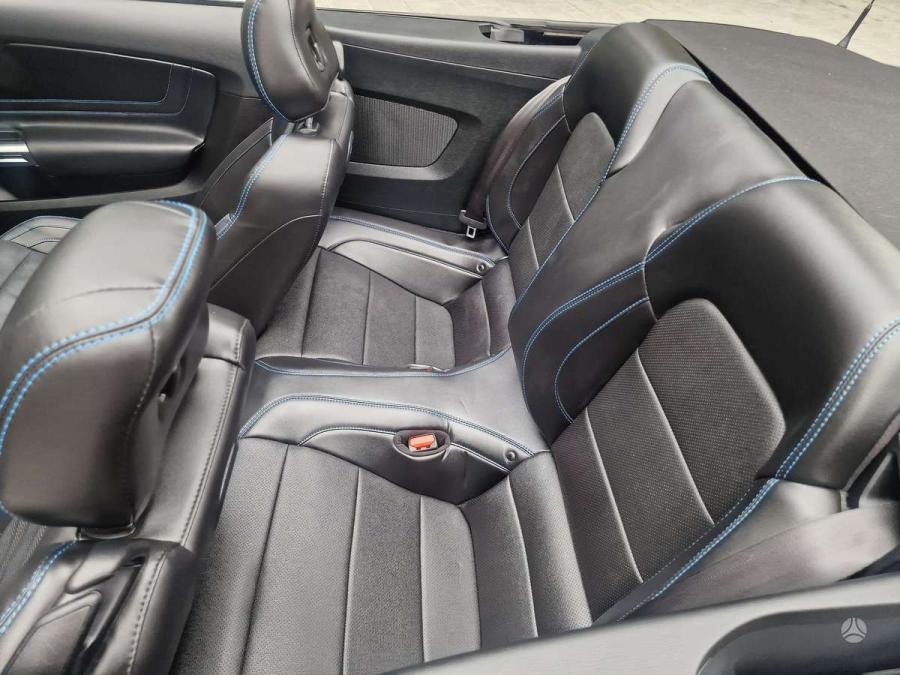 Grey Ford Mustang 2022 in Kaunas, with an engine capacity of 2.25 L and mileage of 14 thousand km for 24900 €, photo 17 on AUTOMOTO.COM.LV