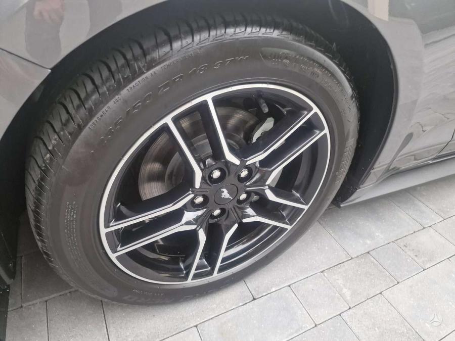 Grey Ford Mustang 2022 in Kaunas, with an engine capacity of 2.25 L and mileage of 14 thousand km for 24900 €, photo 21 on AUTOMOTO.COM.LV