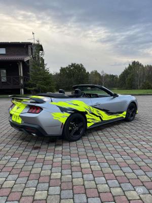 Grey Ford Mustang 2024 in Plunge, with an engine capacity of 2.26 L and mileage of 16 thousand km for 32670 €, photo 9 on AUTOMOTO.COM.LV