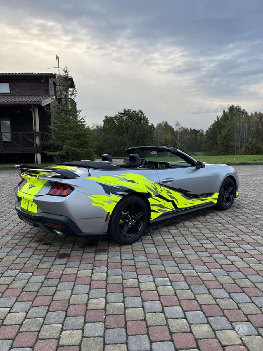 Grey Ford Mustang 2024 in Plunge, with an engine capacity of 2.26 L and mileage of 16 thousand km for 32670 €, photo 9 on AUTOMOTO.COM.LV
