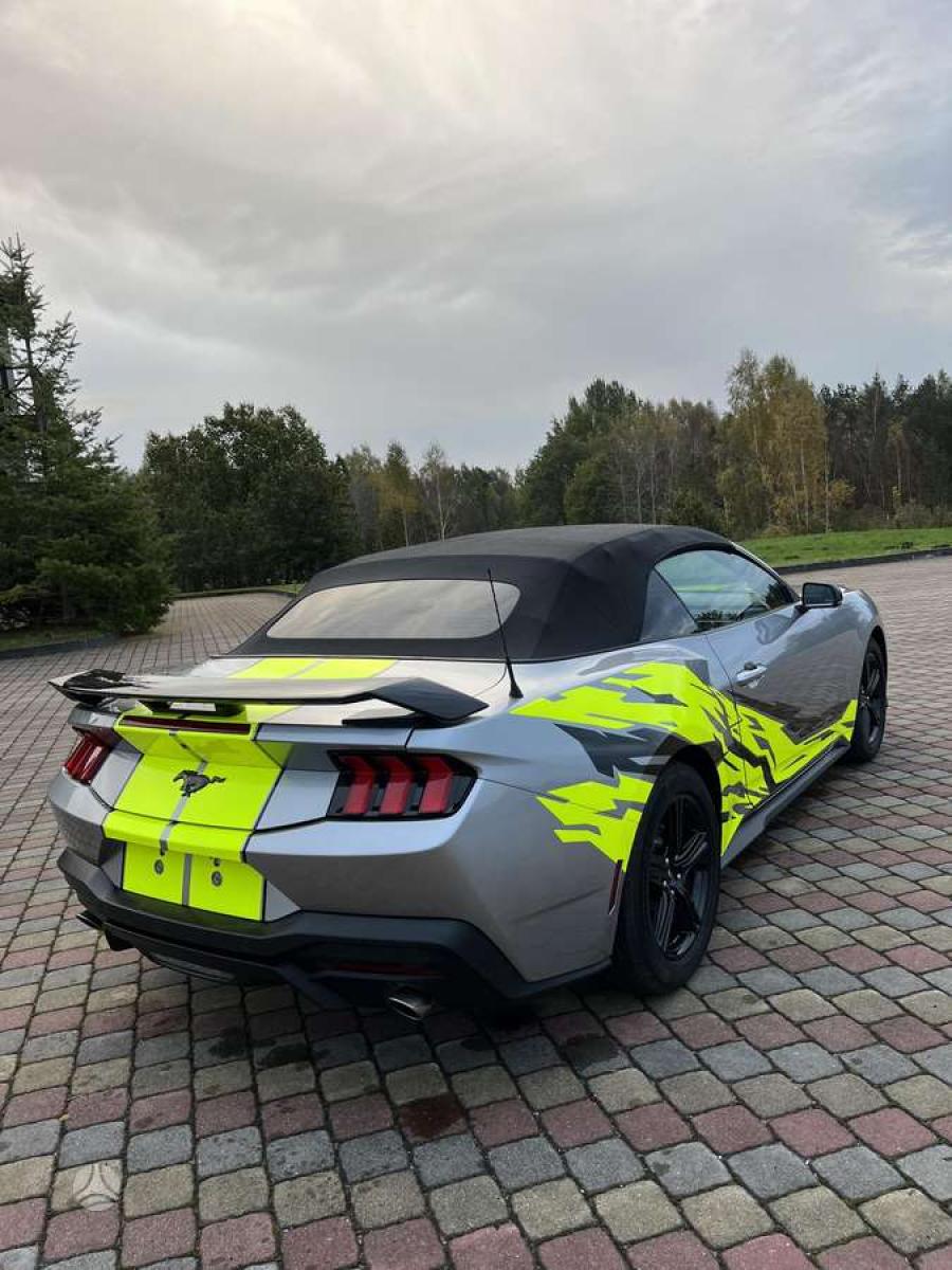 Grey Ford Mustang 2024 in Plunge, with an engine capacity of 2.26 L and mileage of 16 thousand km for 32670 €, photo 15 on AUTOMOTO.COM.LV