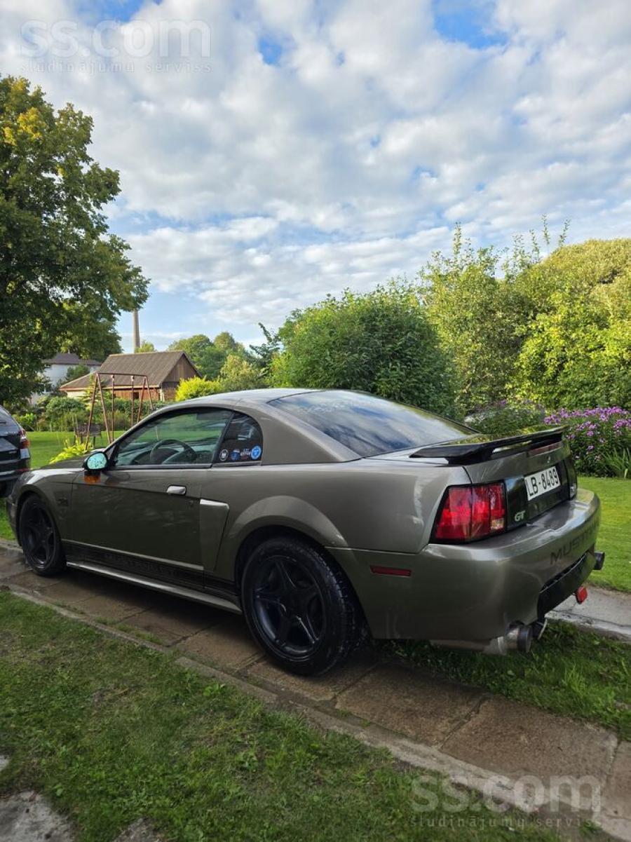 Pelēks Ford Mustang 2001 Rīga, ar dzinēja tilpumu 4.60 L un nobraukumu 118 tūkst. km par 5200 €, foto 3 vietnē AUTOMOTO.COM.LV