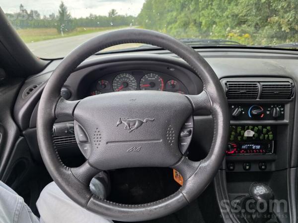 Pelēks Ford Mustang 2001 Rīga, ar dzinēja tilpumu 4.60 L un nobraukumu 118 tūkst. km par 5200 €, foto 7 vietnē AUTOMOTO.COM.LV