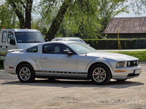Pelēks Ford Mustang 2005 Liepāja, ar dzinēja tilpumu 4.00 L un nobraukumu 205 tūkst. km par 8950 €, foto 5 vietnē AUTOMOTO.COM.LV