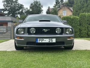 Grey Ford Mustang 2007 in Ogre, with an engine capacity of 4.60 L and mileage of 101 thousand km for 16900 €, photo 4 on AUTOMOTO.COM.LV