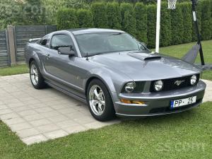 Grey Ford Mustang 2007 in Ogre, with an engine capacity of 4.60 L and mileage of 101 thousand km for 16900 €, photo 5 on AUTOMOTO.COM.LV