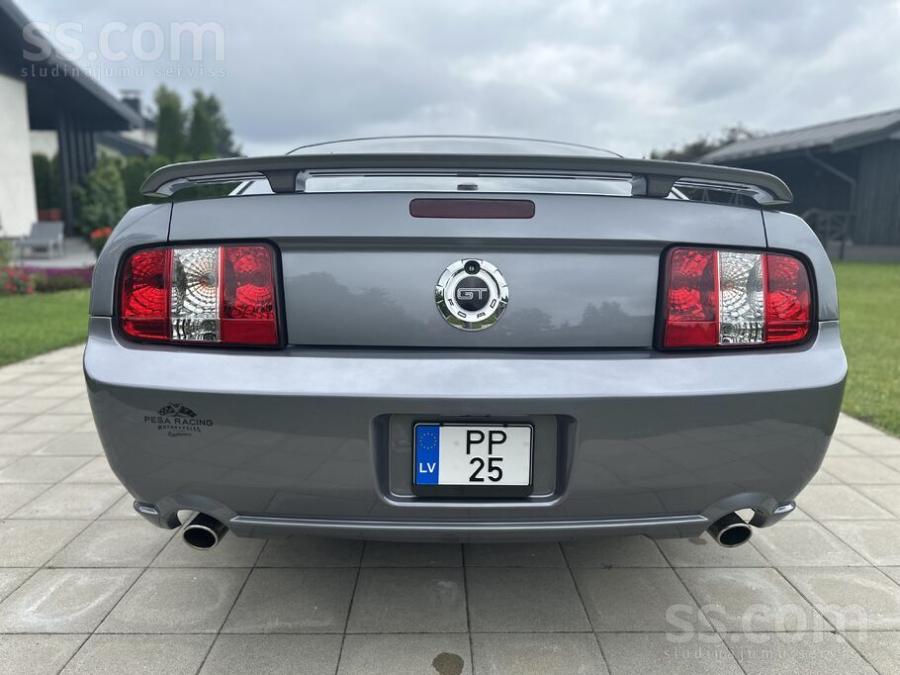 Grey Ford Mustang 2007 in Ogre, with an engine capacity of 4.60 L and mileage of 101 thousand km for 16900 €, photo 7 on AUTOMOTO.COM.LV