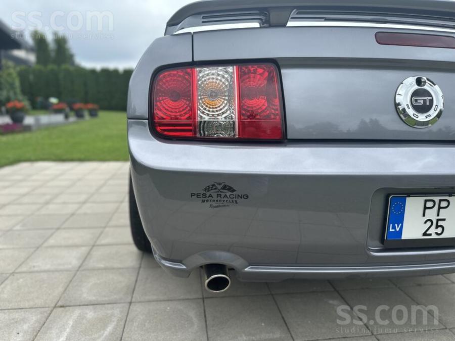 Grey Ford Mustang 2007 in Ogre, with an engine capacity of 4.60 L and mileage of 101 thousand km for 16900 €, photo 8 on AUTOMOTO.COM.LV