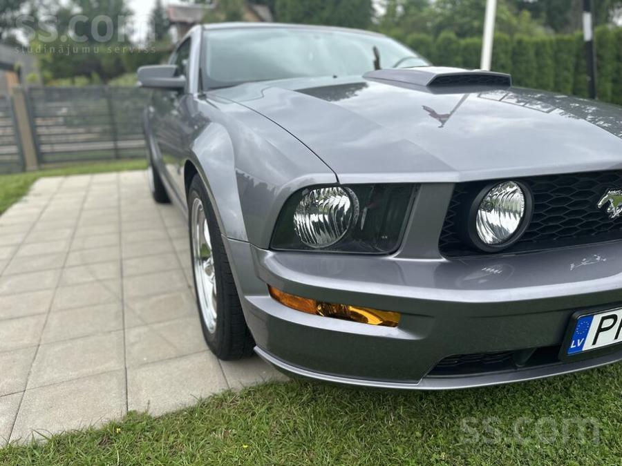 Grey Ford Mustang 2007 in Ogre, with an engine capacity of 4.60 L and mileage of 101 thousand km for 16900 €, photo 12 on AUTOMOTO.COM.LV