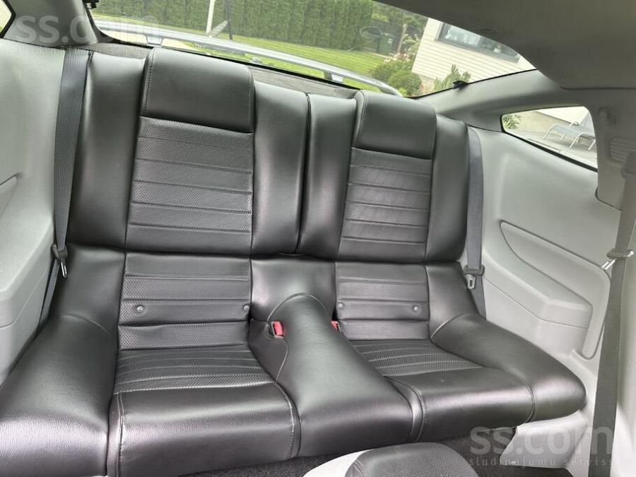 Grey Ford Mustang 2007 in Ogre, with an engine capacity of 4.60 L and mileage of 101 thousand km for 16900 €, photo 17 on AUTOMOTO.COM.LV