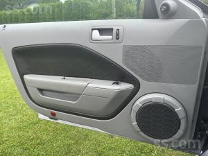 Grey Ford Mustang 2007 in Ogre, with an engine capacity of 4.60 L and mileage of 101 thousand km for 16900 €, photo 27 on AUTOMOTO.COM.LV