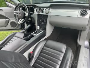 Grey Ford Mustang 2007 in Ogre, with an engine capacity of 4.60 L and mileage of 101 thousand km for 16900 €, photo 30 on AUTOMOTO.COM.LV