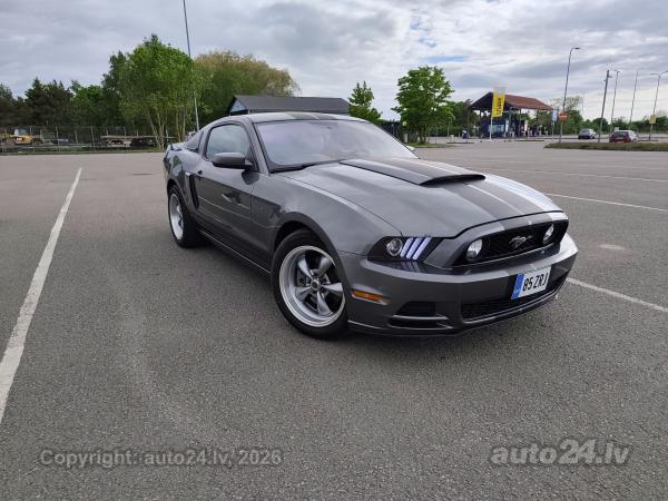 Pelēks Ford Mustang 2013 Tallina, ar dzinēja tilpumu 3.70 L un nobraukumu 230 tūkst. km par 14999 €, foto 5 vietnē AUTOMOTO.COM.LV