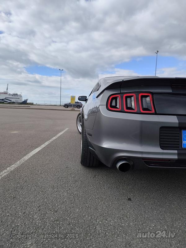 Pelēks Ford Mustang 2013 Tallina, ar dzinēja tilpumu 3.70 L un nobraukumu 230 tūkst. km par 14999 €, foto 7 vietnē AUTOMOTO.COM.LV