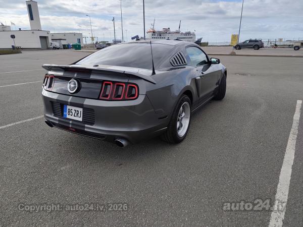 Pelēks Ford Mustang 2013 Tallina, ar dzinēja tilpumu 3.70 L un nobraukumu 230 tūkst. km par 14999 €, foto 8 vietnē AUTOMOTO.COM.LV