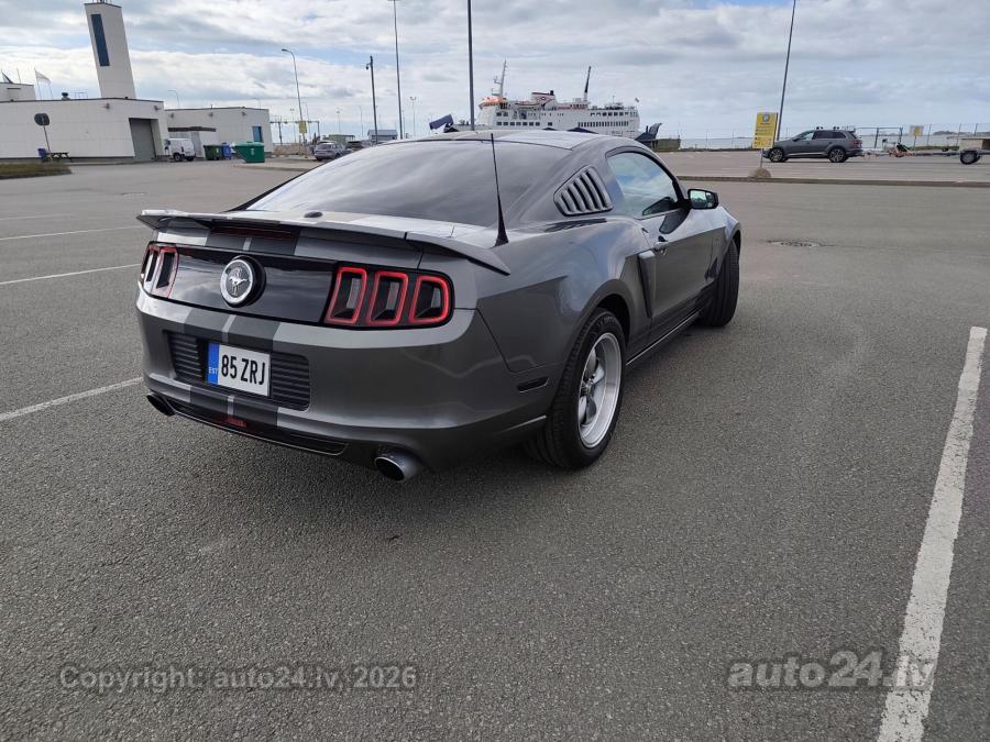 Grey Ford Mustang 2013 in Tallinn, with an engine capacity of 3.70 L and mileage of 230 thousand km for 14999 €, photo 9 on AUTOMOTO.COM.LV