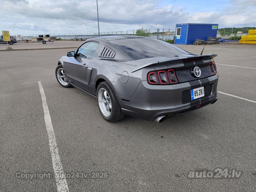 Grey Ford Mustang 2013 in Tallinn, with an engine capacity of 3.70 L and mileage of 230 thousand km for 14999 €, photo 10 on AUTOMOTO.COM.LV
