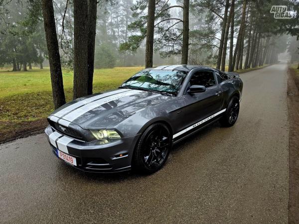 Grey Ford Mustang 2014 in Radviliskis, with an engine capacity of 3.70 L and mileage of 220 thousand km for 11950 €, photo 1 on AUTOMOTO.COM.LV