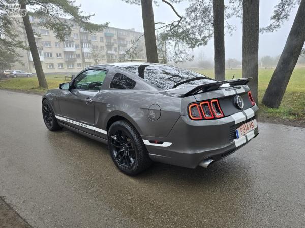 Grey Ford Mustang 2014 in Radviliskis, with an engine capacity of 3.70 L and mileage of 220 thousand km for 11950 €, photo 4 on AUTOMOTO.COM.LV