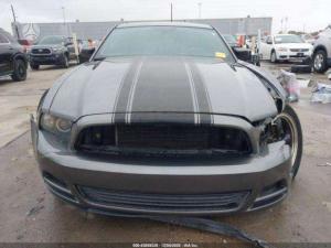 Grey Ford Mustang 2014 in Klaipeda, with an engine capacity of 3.73 L and mileage of 145 thousand km for 3350 €, photo 12 on AUTOMOTO.COM.LV