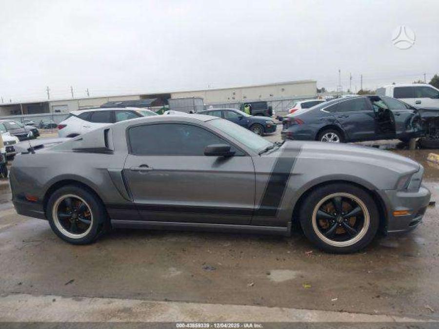 Grey Ford Mustang 2014 in Klaipeda, with an engine capacity of 3.73 L and mileage of 145 thousand km for 3350 €, photo 13 on AUTOMOTO.COM.LV