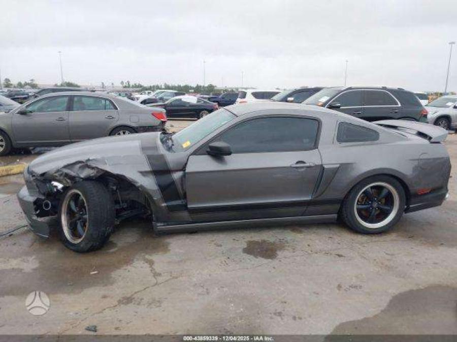 Grey Ford Mustang 2014 in Klaipeda, with an engine capacity of 3.73 L and mileage of 145 thousand km for 3350 €, photo 14 on AUTOMOTO.COM.LV