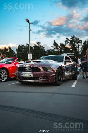 Grey Ford Mustang 2014 in Riga, with an engine capacity of 3.70 L and mileage of 92 thousand km for 12699 €, photo  on AUTOMOTO.COM.LV
