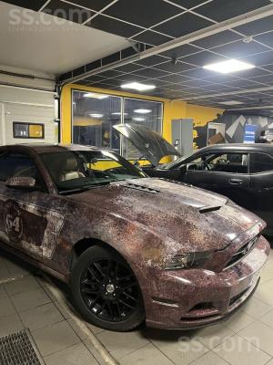 Grey Ford Mustang 2014 in Riga, with an engine capacity of 3.70 L and mileage of 92 thousand km for 12699 €, photo 8 on AUTOMOTO.COM.LV