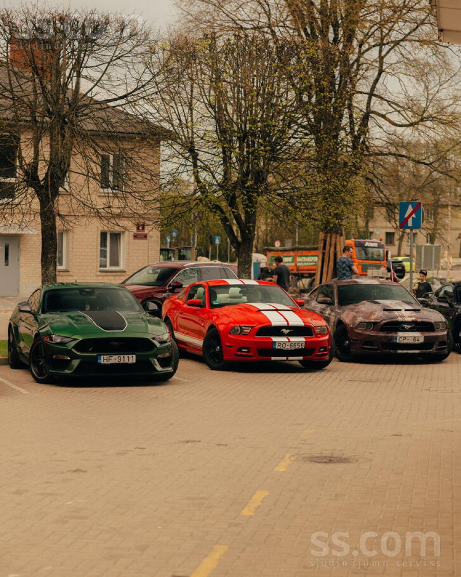 Grey Ford Mustang 2014 in Riga, with an engine capacity of 3.70 L and mileage of 92 thousand km for 12699 €, photo 12 on AUTOMOTO.COM.LV