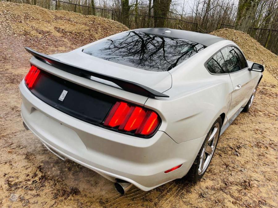 Pelēks Ford Mustang 2015 Kaišiadorys, ar dzinēja tilpumu 2.30 L un nobraukumu 110 tūkst. km par 7777 €, foto 1 vietnē AUTOMOTO.COM.LV