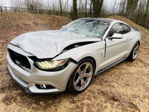 Pelēks Ford Mustang 2015 Kaišiadorys, ar dzinēja tilpumu 2.30 L un nobraukumu 110 tūkst. km par 7777 €, foto 6 vietnē AUTOMOTO.COM.LV