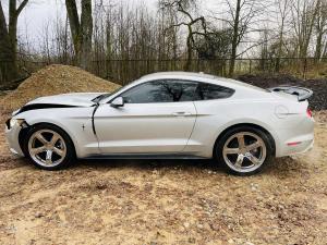 Pelēks Ford Mustang 2015 Kaišiadorys, ar dzinēja tilpumu 2.30 L un nobraukumu 110 tūkst. km par 7777 €, foto 8 vietnē AUTOMOTO.COM.LV