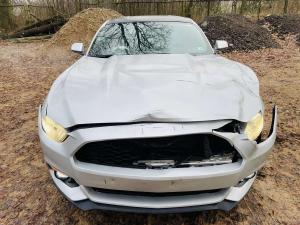 Pelēks Ford Mustang 2015 Kaišiadorys, ar dzinēja tilpumu 2.30 L un nobraukumu 110 tūkst. km par 7777 €, foto 10 vietnē AUTOMOTO.COM.LV