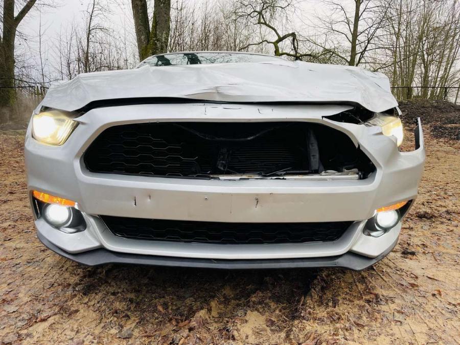 Pelēks Ford Mustang 2015 Kaišiadorys, ar dzinēja tilpumu 2.30 L un nobraukumu 110 tūkst. km par 7777 €, foto 11 vietnē AUTOMOTO.COM.LV