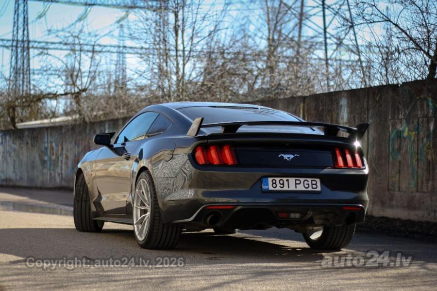 Pelēks Ford Mustang 2015 Tallina, ar dzinēja tilpumu 2.30 L un nobraukumu 213 tūkst. km par 17990 €, foto 6 vietnē AUTOMOTO.COM.LV