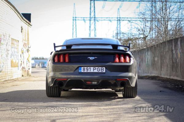 Pelēks Ford Mustang 2015 Tallina, ar dzinēja tilpumu 2.30 L un nobraukumu 213 tūkst. km par 17990 €, foto 7 vietnē AUTOMOTO.COM.LV
