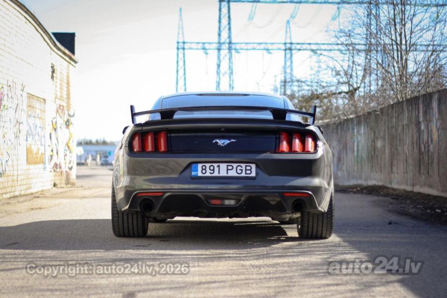 Pelēks Ford Mustang 2015 Tallina, ar dzinēja tilpumu 2.30 L un nobraukumu 213 tūkst. km par 17990 €, foto 7 vietnē AUTOMOTO.COM.LV