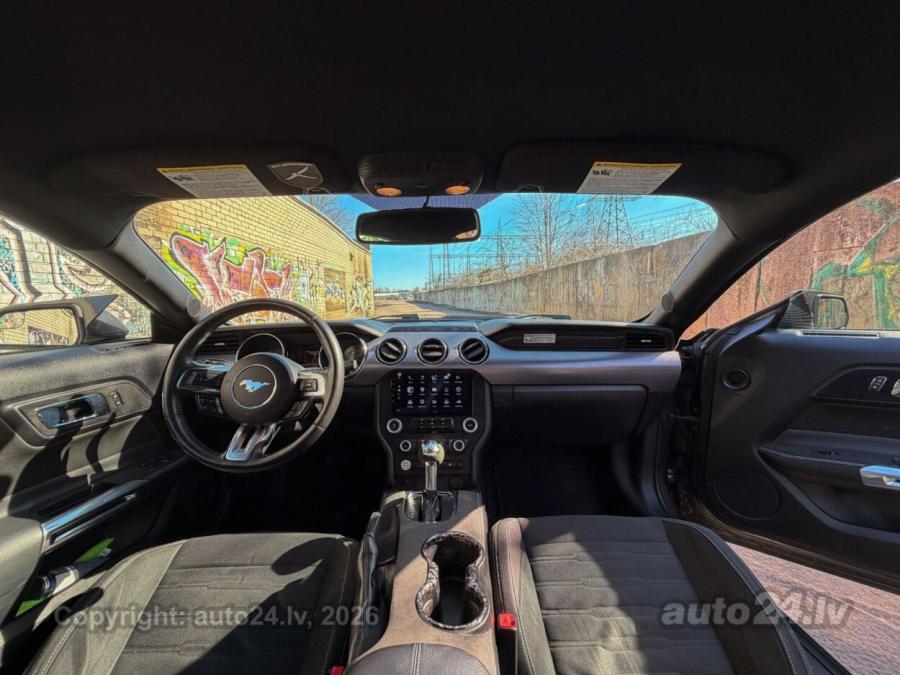Pelēks Ford Mustang 2015 Tallina, ar dzinēja tilpumu 2.30 L un nobraukumu 213 tūkst. km par 17990 €, foto 12 vietnē AUTOMOTO.COM.LV