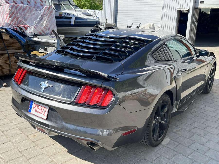 Grey Ford Mustang 2015 in Klaipeda, with an engine capacity of 3.73 L and mileage of 171 thousand km for 16000 €, photo 8 on AUTOMOTO.COM.LV