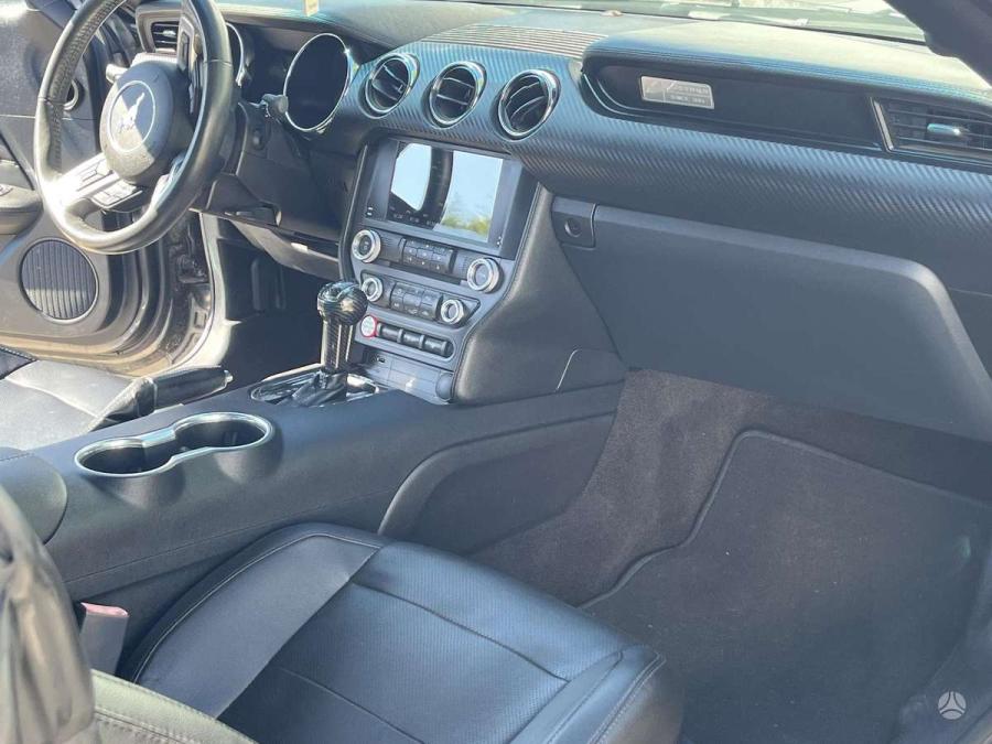 Grey Ford Mustang 2015 in Klaipeda, with an engine capacity of 3.73 L and mileage of 171 thousand km for 16000 €, photo 15 on AUTOMOTO.COM.LV