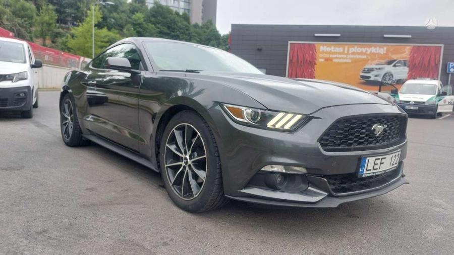 Grey Ford Mustang 2016 in Vilnius, with an engine capacity of 2.26 L and mileage of 151 thousand km for 14700 €, photo 1 on AUTOMOTO.COM.LV