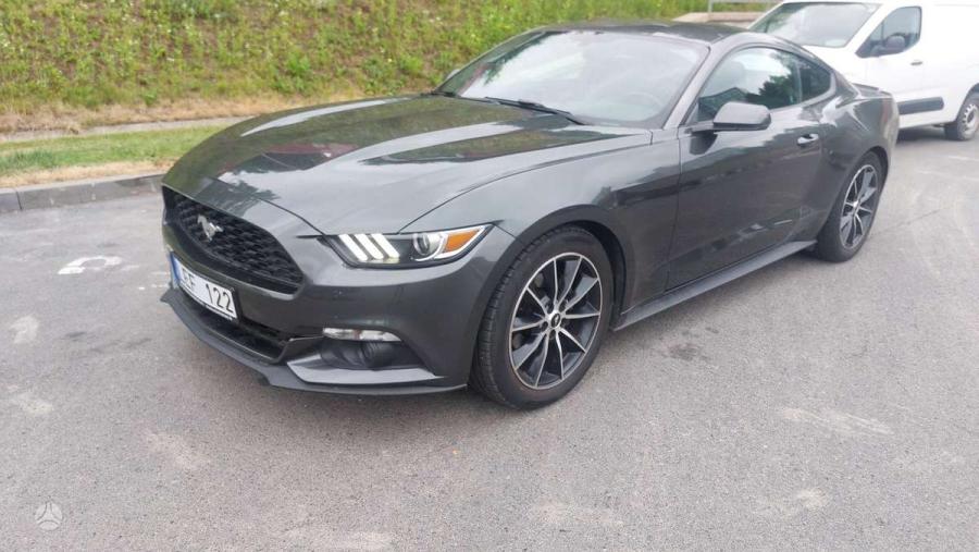 Grey Ford Mustang 2016 in Vilnius, with an engine capacity of 2.26 L and mileage of 151 thousand km for 14700 €, photo 4 on AUTOMOTO.COM.LV