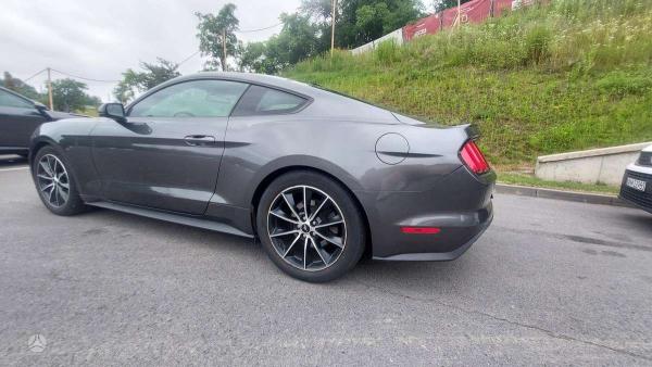 Pelēks Ford Mustang 2016 Viļņa, ar dzinēja tilpumu 2.26 L un nobraukumu 151 tūkst. km par 14700 €, foto 6 vietnē AUTOMOTO.COM.LV