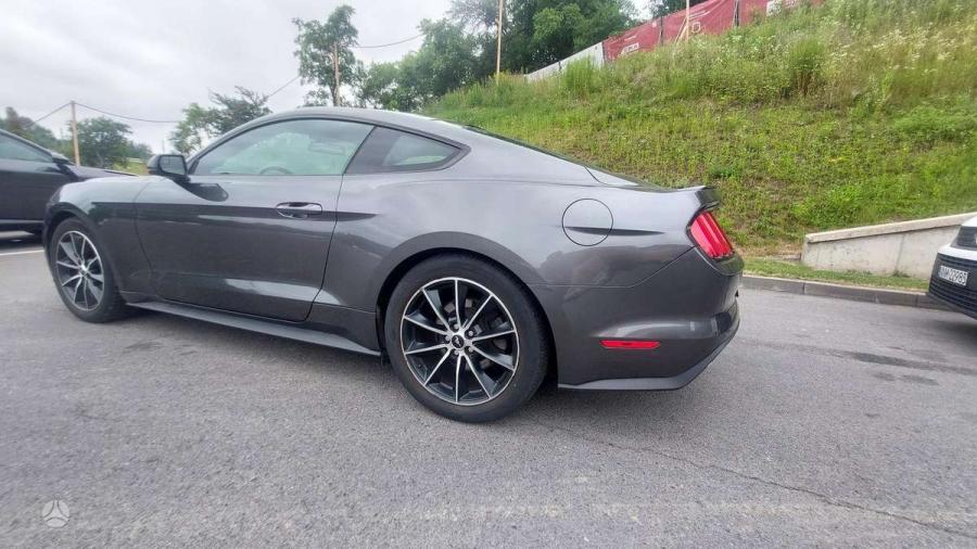 Grey Ford Mustang 2016 in Vilnius, with an engine capacity of 2.26 L and mileage of 151 thousand km for 14700 €, photo 7 on AUTOMOTO.COM.LV