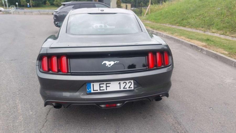 Grey Ford Mustang 2016 in Vilnius, with an engine capacity of 2.26 L and mileage of 151 thousand km for 14700 €, photo 8 on AUTOMOTO.COM.LV