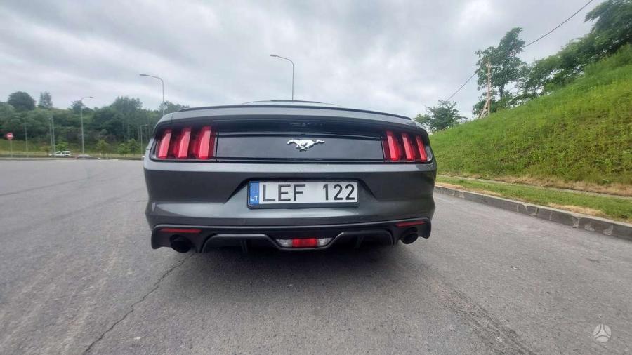 Grey Ford Mustang 2016 in Vilnius, with an engine capacity of 2.26 L and mileage of 151 thousand km for 14700 €, photo 9 on AUTOMOTO.COM.LV