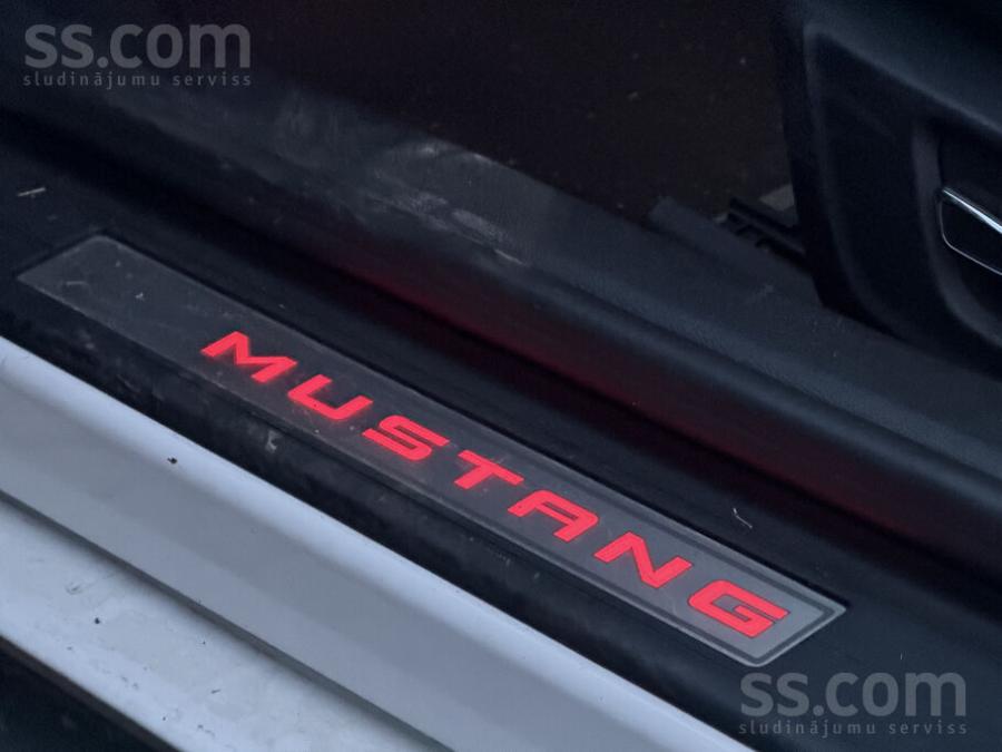 Pelēks Ford Mustang 2016 Rīga, ar dzinēja tilpumu 2.30 L un nobraukumu 71 tūkst. km par 32000 €, foto 15 vietnē AUTOMOTO.COM.LV