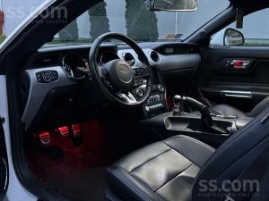 Pelēks Ford Mustang 2016 Rīga, ar dzinēja tilpumu 2.30 L un nobraukumu 71 tūkst. km par 32000 €, foto 16 vietnē AUTOMOTO.COM.LV