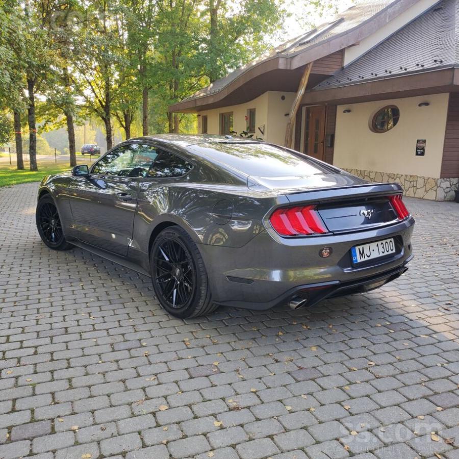 Grey Ford Mustang 2017 in Cesis, with an engine capacity of 2.30 L and mileage of 115 thousand km for 21990 €, photo 5 on AUTOMOTO.COM.LV